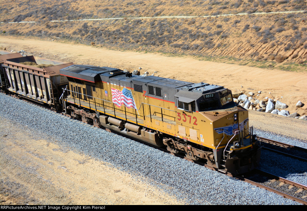 UP 5372 Sand Loads Pusher